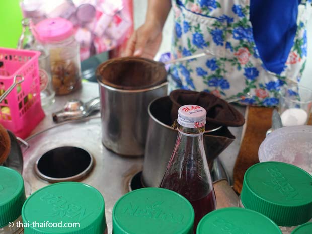 Thai Eiskaffee (Oliang) | โอเลี้ยง - Thai iced coffee – thai-thaifood.de