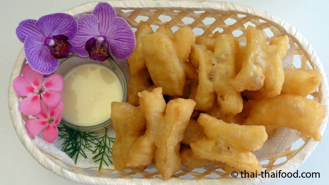 Thai Donuts (Pa Thong Go) | ปาท่องโก๋ - mit bebildertem Rezept